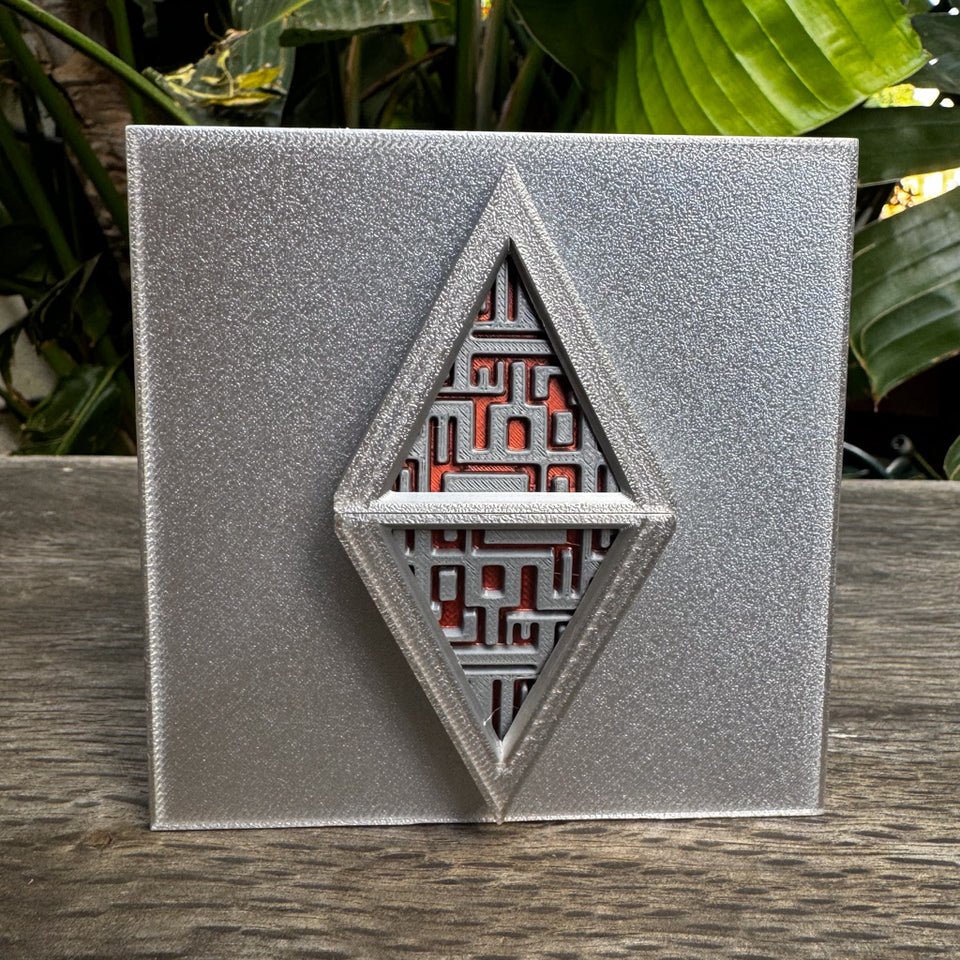 Hedron Artifact- Eldrazi Inspired Commander Deck Box w/ Puzzle Lid ...
